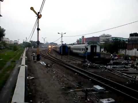 Stasiun Surabaya Kota (Semut) - YouTube