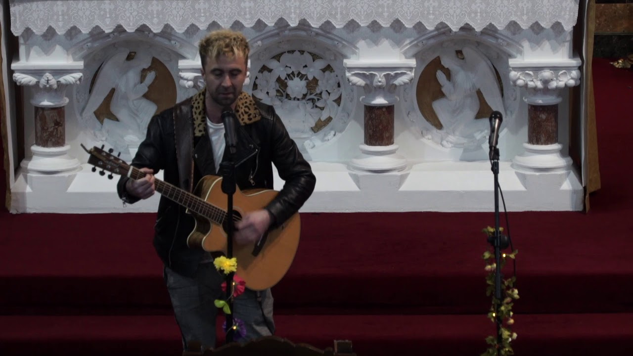 Sully O Sullivan performs in Roundwood Church 2019 - YouTube