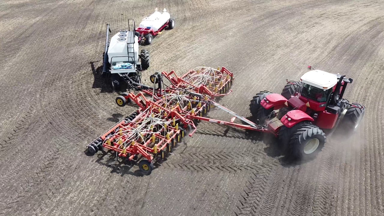 Versatile 485 Bourgault 5710 Spring 2020 Manitoba - YouTube