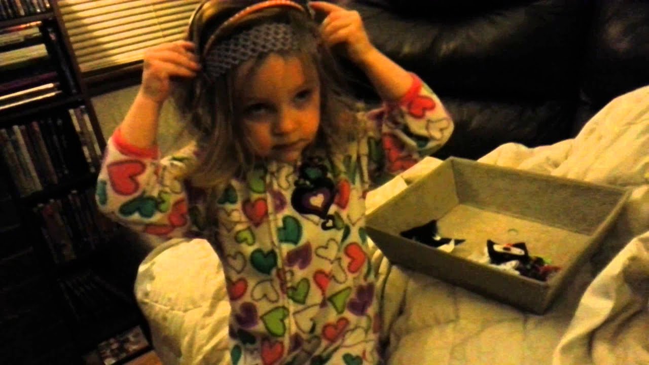 Crazy alien in Robins belly - YouTube