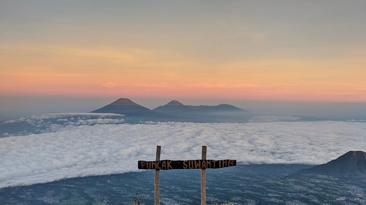 GOLDEN SUNSET CANTIK GUNUNG MERBABU 2023‼️ - YouTube