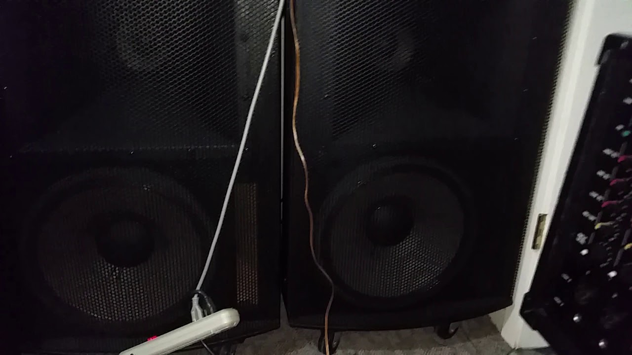 QSC PL236 AMPLIFIER 3600 WATT - YouTube