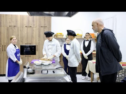 Kryeministri Edi Rama - 📍Peshkopi - Në shkollën e Mesme Profesionale të ...