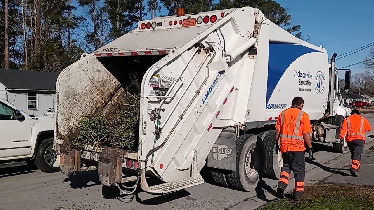 2017 Freightliner 114SD Loadmaster Excel Garbage Truck! on Yard Waste ...