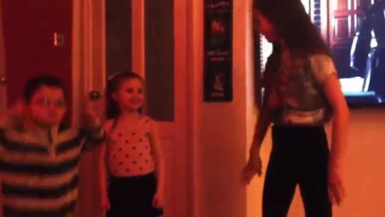 Ellie and Lexie dancing - YouTube