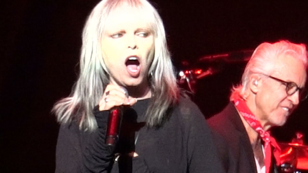 Pat Benatar Live 2021 🡆 Invincible 🡄 Oct 25 ⬘ Sugarland, TX - YouTube