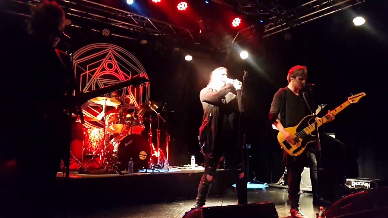 Kerbera - The Switchblade Song - YouTube