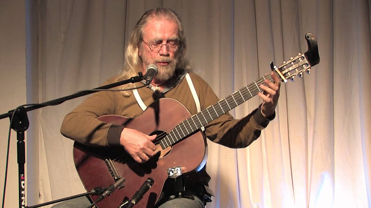 Koncert Jaroslav Hutka, Wrocław. Film nr 2. - YouTube