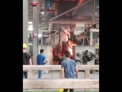 Impressive accident in an industrial factory - YouTube