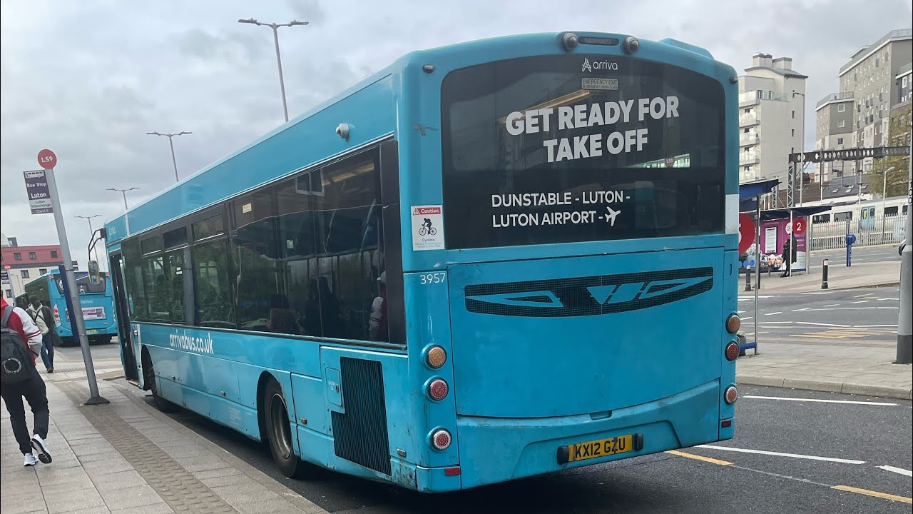 SCREAMING!! Arriva Beds and Bucks Volvo B7RLE Wright Eclipse 2 3957 ...