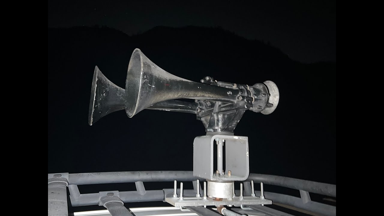 Leslie RS3L in the mountains at night - YouTube