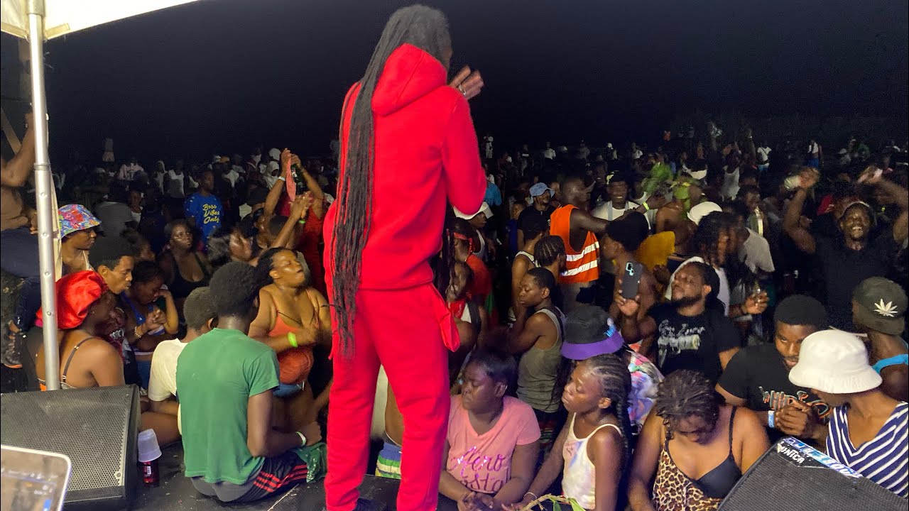 FIREMAN HOOPER PERFORMANCES AT STUBBS JUMP UP 2023 “MADNESS” - YouTube