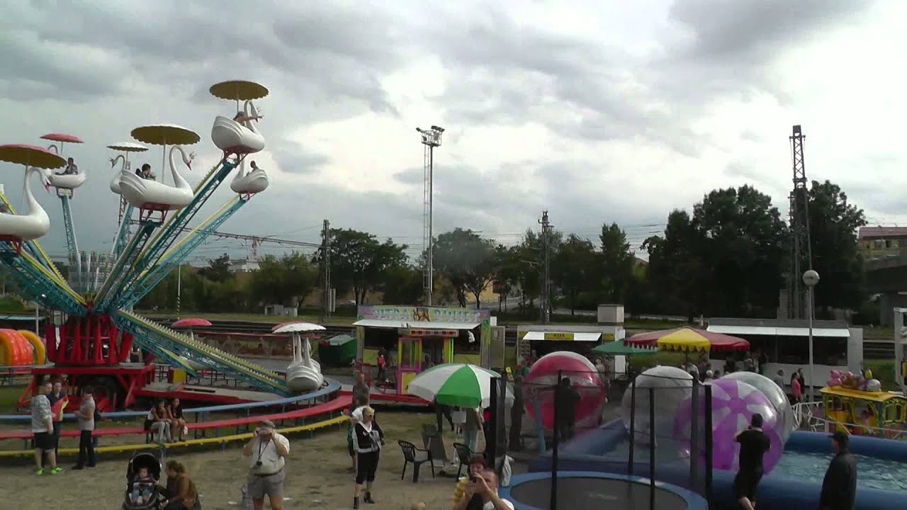 Kolínské posvícení 2014 - ATRAKCE LAVICE CRAZY WAVE ZA JÍZDY ...