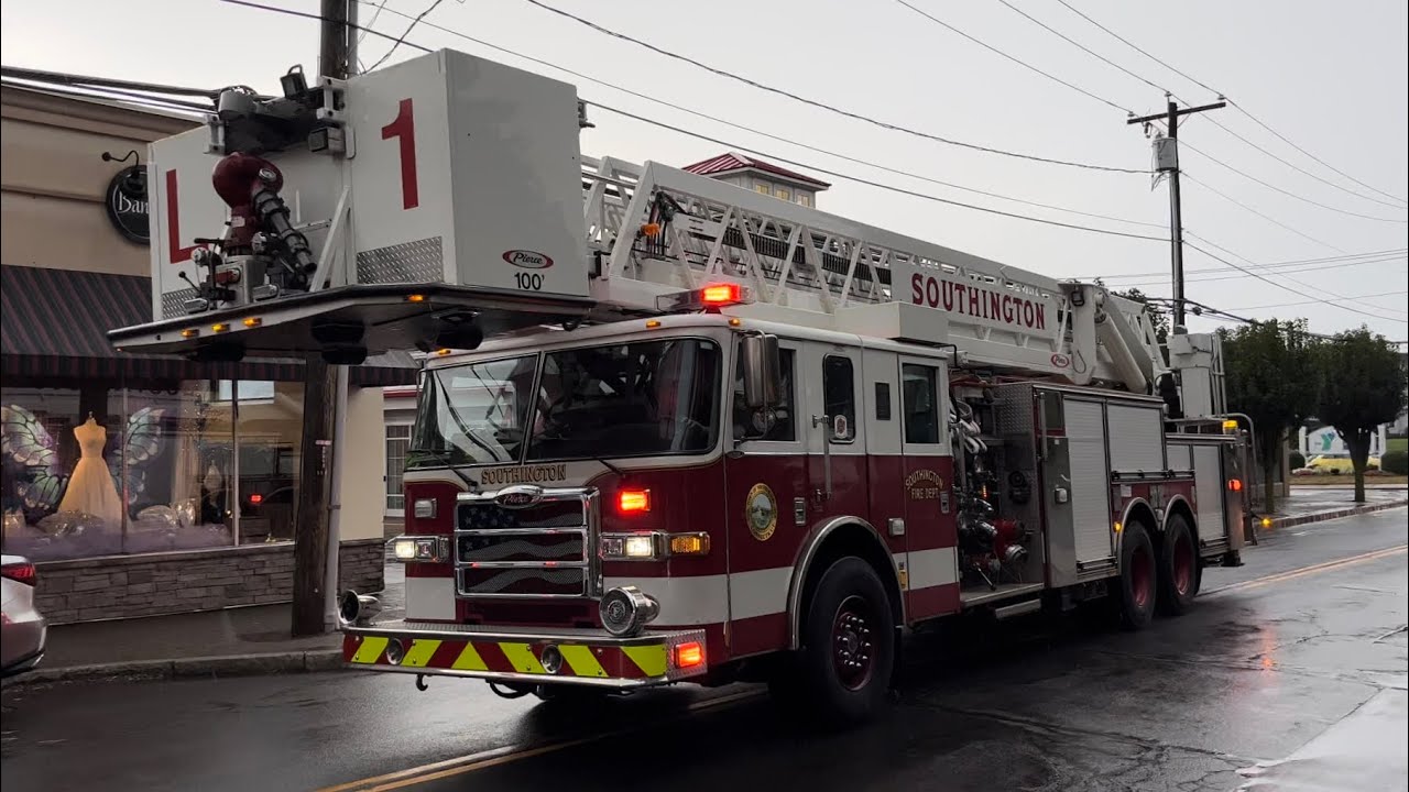 Southington Fire Department Ladder 1 responding with Multiple siren ...