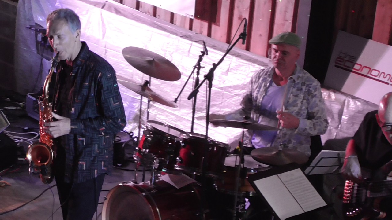 THE SNAKE DAVIS BAND - MAYBE I'M AMAZED - YouTube