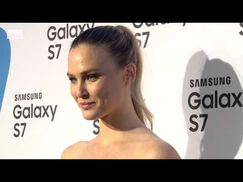 Supermodel Bar Refaeli | Mit Baby im Bäuchlein in Zürich