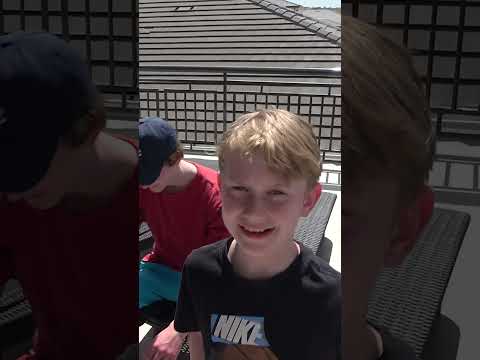 Safe Videos - Colin Amazing - Play free online at simple.game