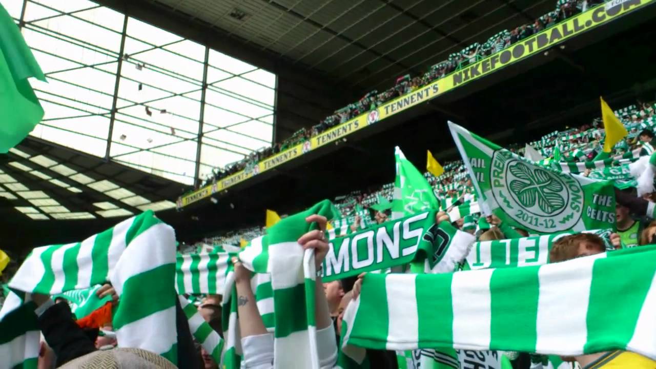 Celtic vs Rangers (3-0, 29/04/2012): Atmosphere @ Celtic Park at start ...