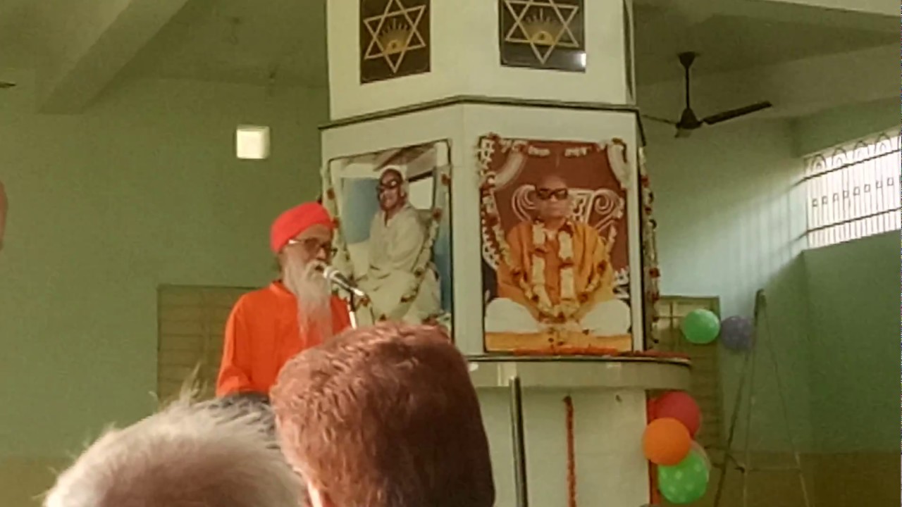 ACHARYA AKHYANANDA AVADHUTA TELLING BABA STORY IN TATANAGAR - YouTube