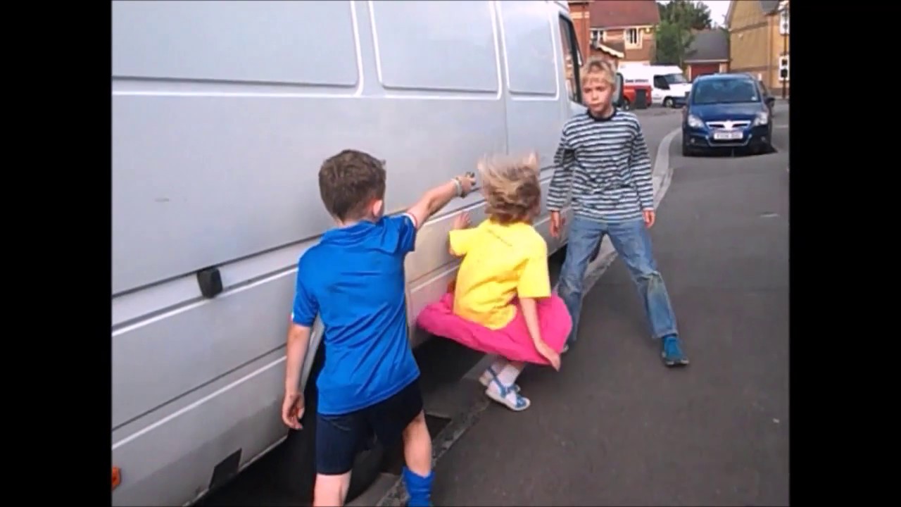Doctor Who the cringe version - YouTube