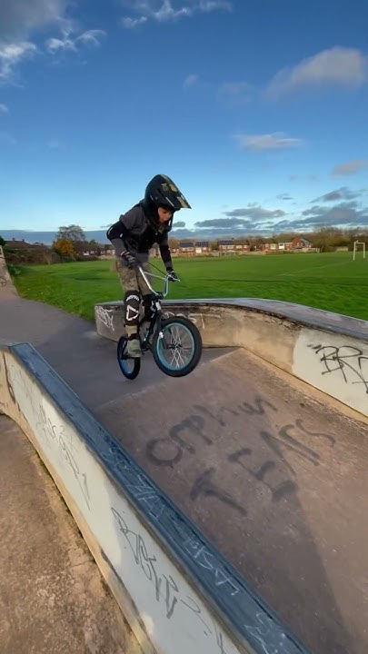 Little BMX line at Donnington - YouTube