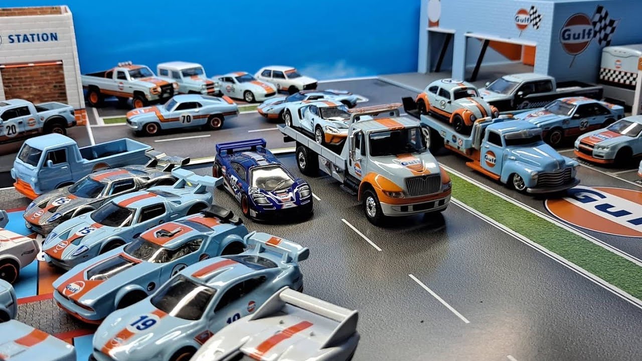 New Gulf 1/64 display and diorama and my whole Gulf racing collection ...