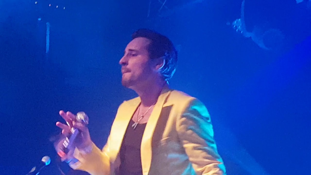 FM-84 - Never Stop - Live London - 16/2/19 - YouTube