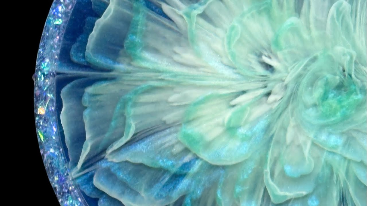 #60 Shimmering Mica Powder Bloom in Epoxy Resin Tray Tutorial - YouTube
