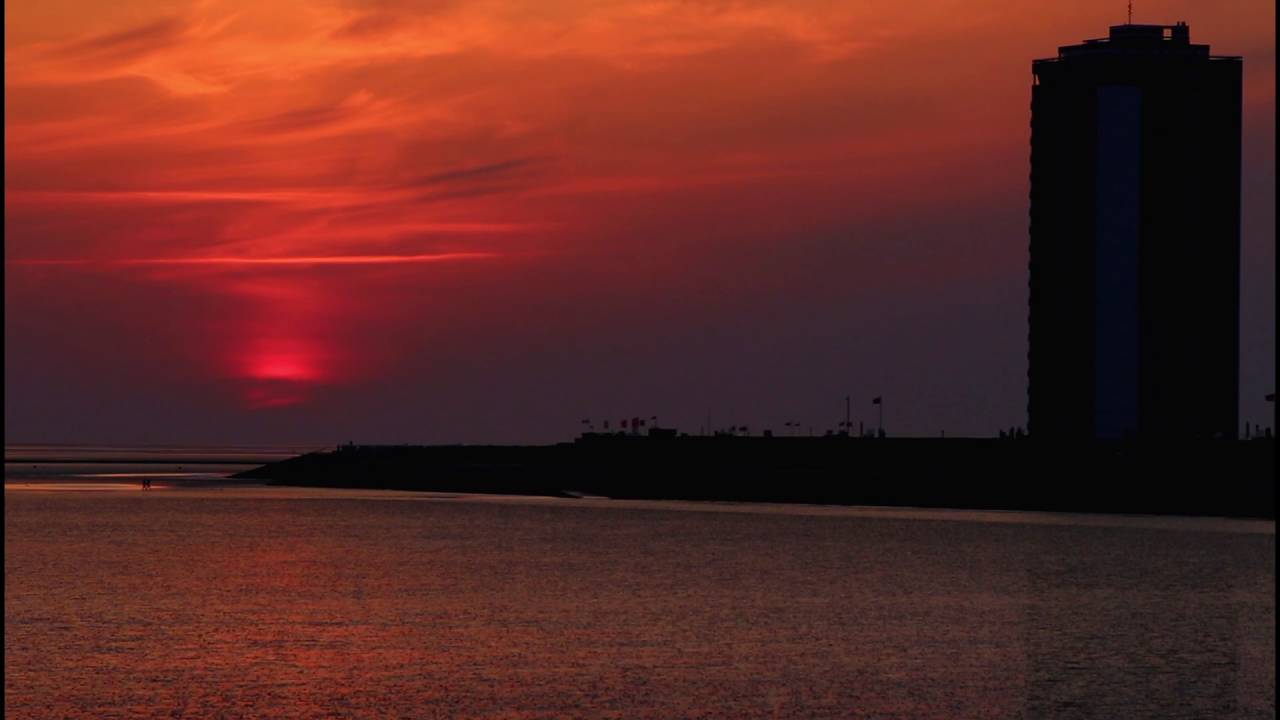Sonnenuntergang über Büsum - YouTube