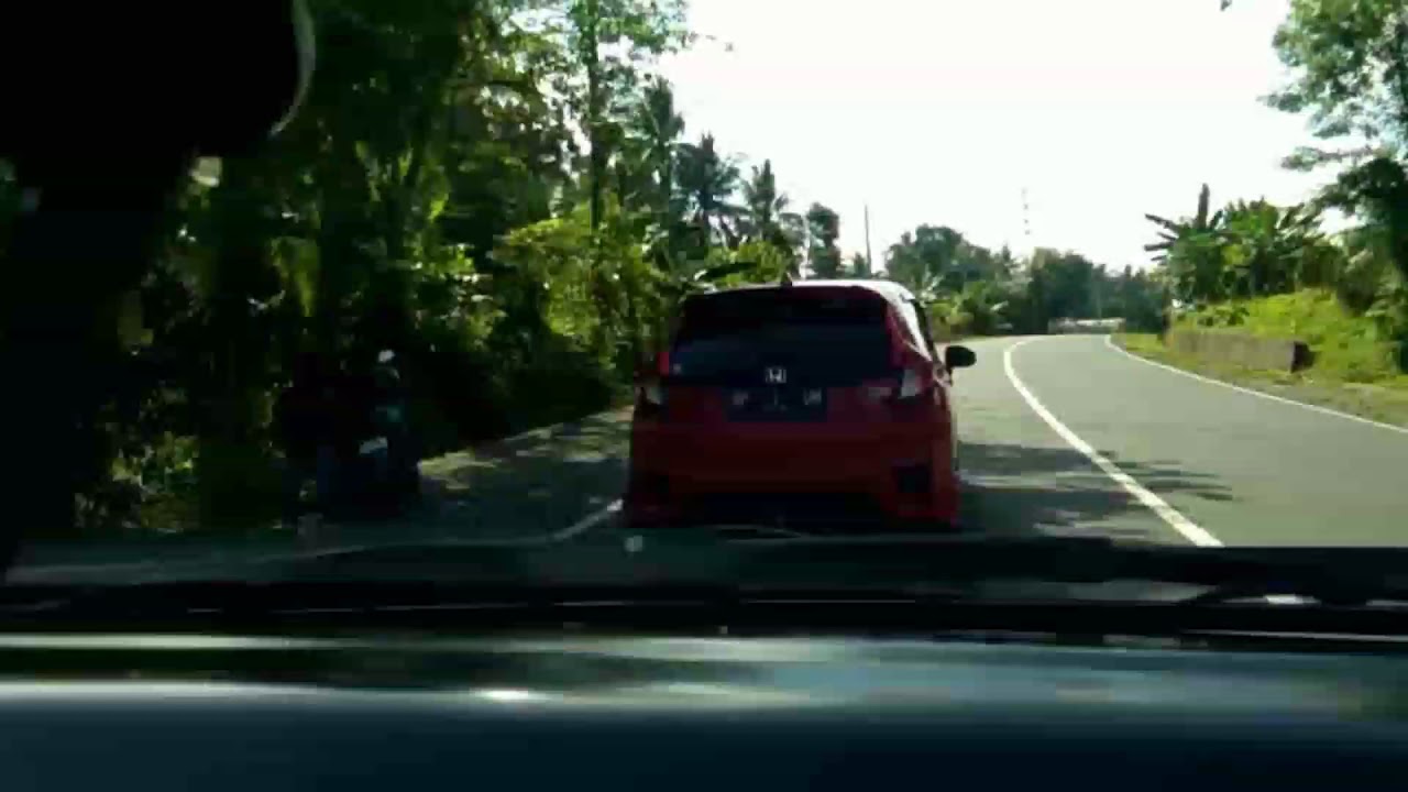 Mobil Balap Honda Jazz vs Fortuner - YouTube