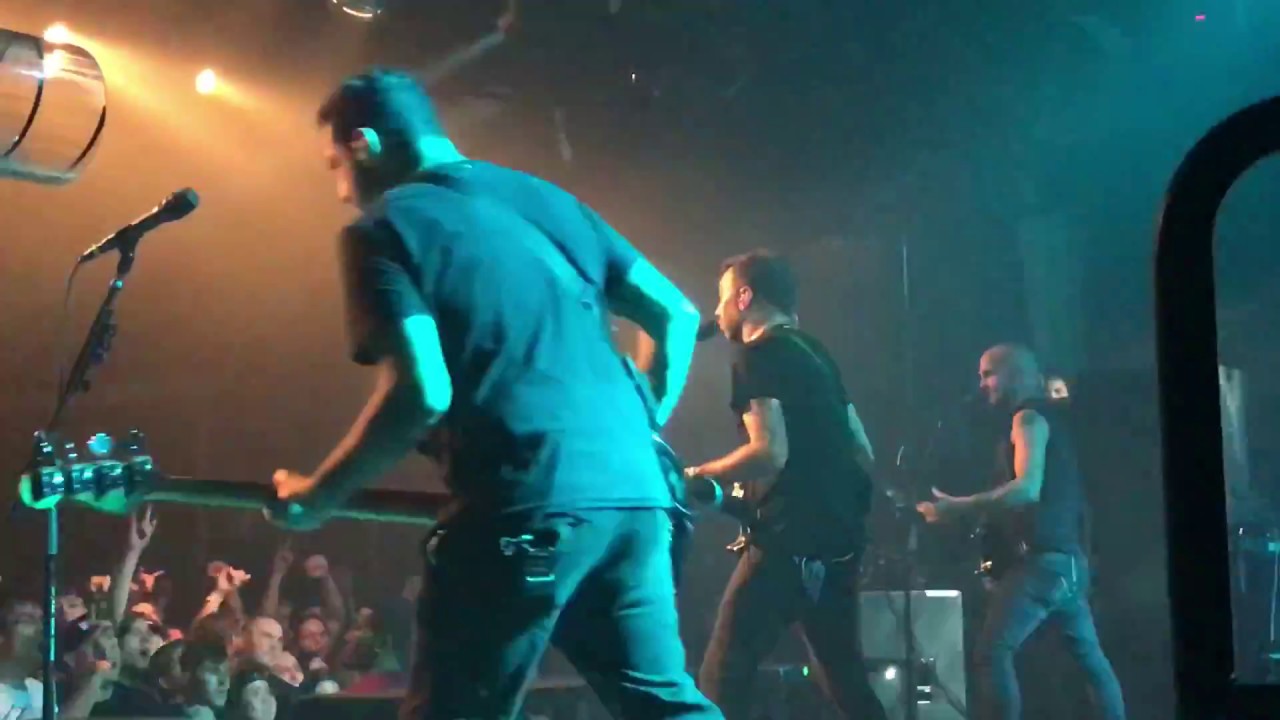Rise Against - Live in Hawaii - entire encore - YouTube