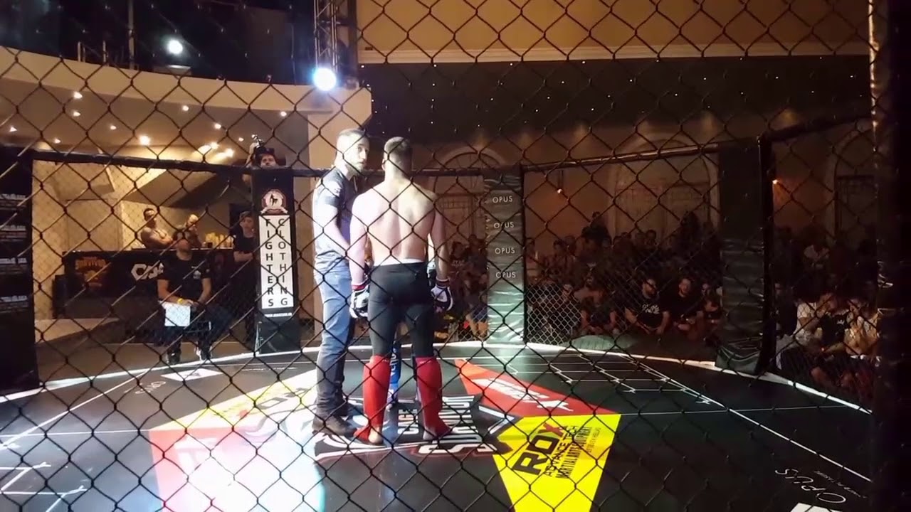 Manolis Nikitas vs Juliano Beko Cage survivor - YouTube