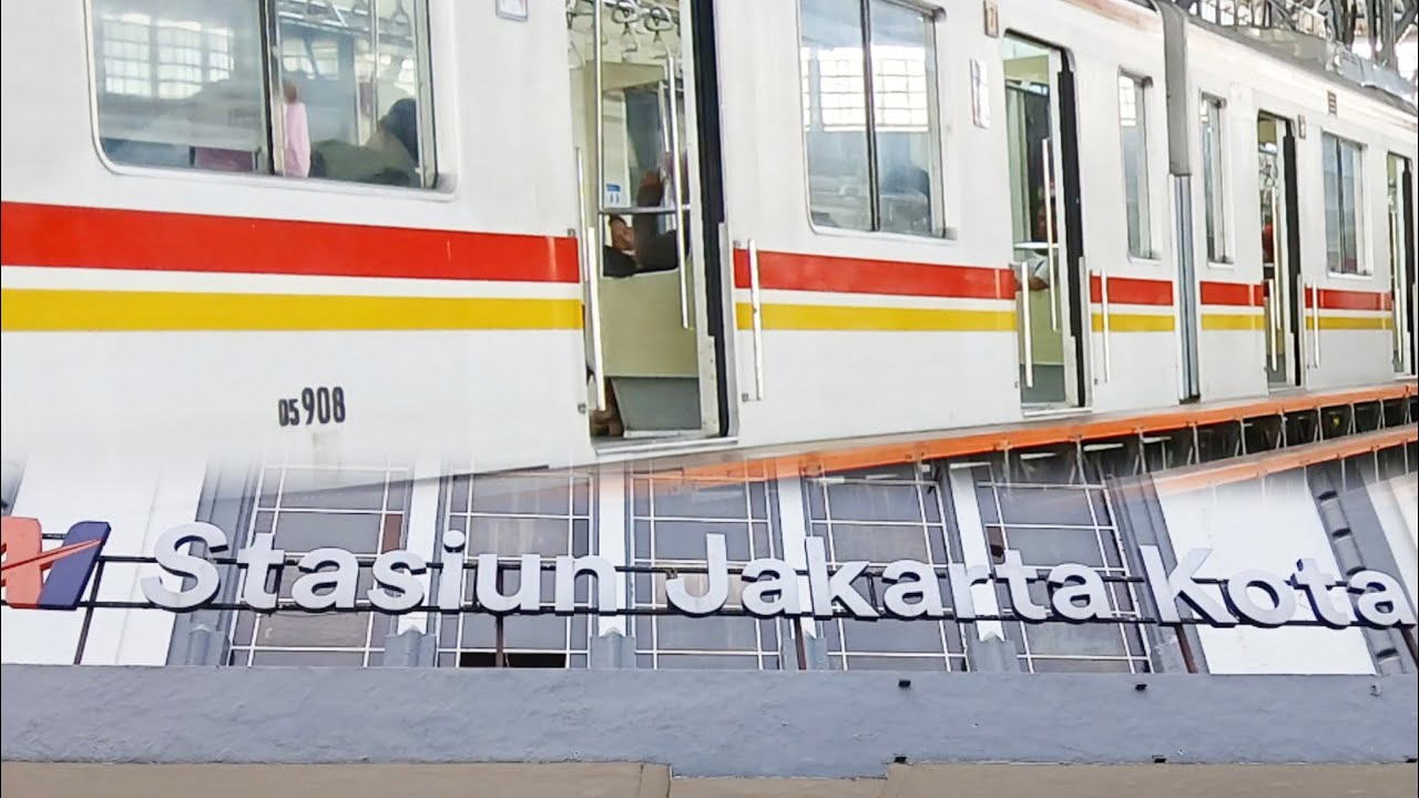 commuter line stasiun jakarta kota ke stasiun tanjung priok - YouTube