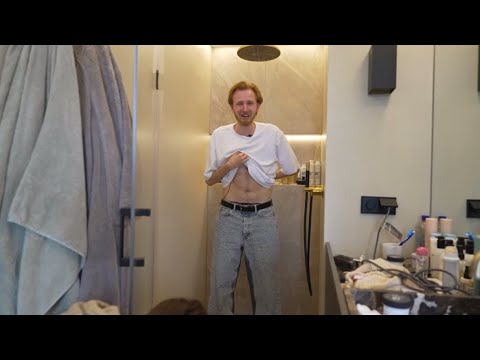 Koen plast in zijn broek - YouTube