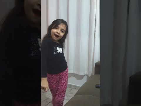 Bia Dançando Anitta (Bang)💃