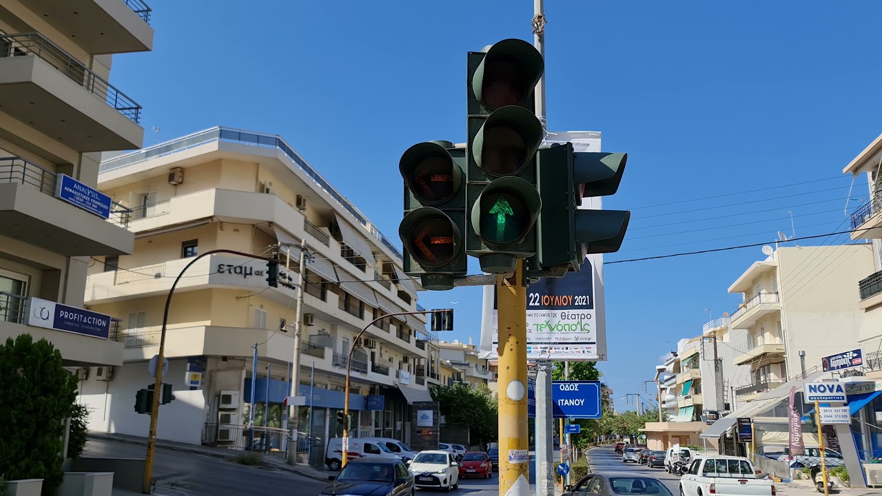 Crete, Heraklion (Greece) traffic lights (1) Flashing amber arrows to ...