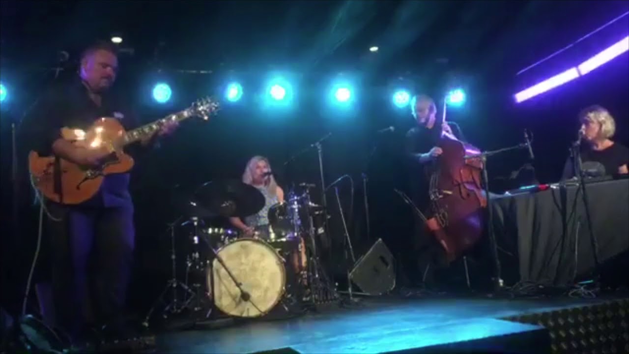 Perry Stenbäck & Dekadansorkestern - Beta/Amager bio - YouTube