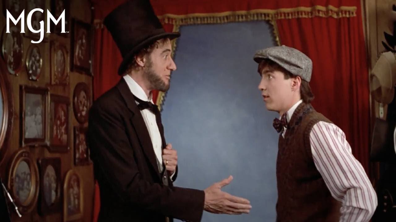 BILL & TED'S EXCELLENT ADVENTURE (1988) | A Day at the Mall | MGM - YouTube