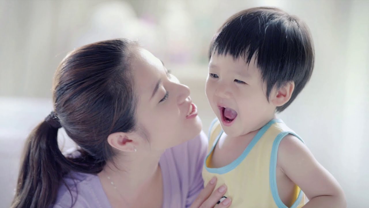 Phyto BEBE Mẹ và bé - Sữa tắm gội em bé tvc - YouTube