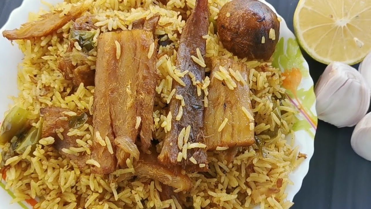 Dried fish qaboli rice | dried fish rice | fish and rice - YouTube