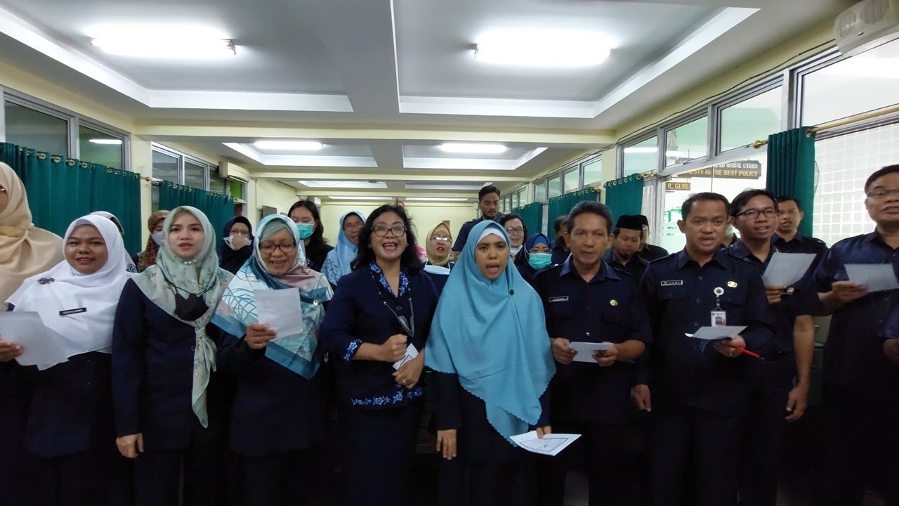 MARS SMAN 68 JAKARTA - BAPAK IBU GURU SMAN 68 JAKARTA - YouTube