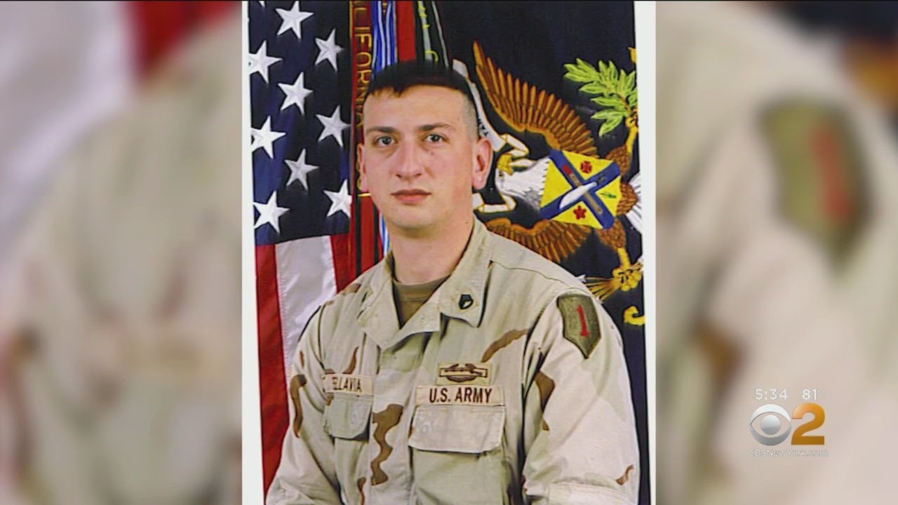 First Living Iraq War Veteran To Receive Medal Of Honor - YouTube