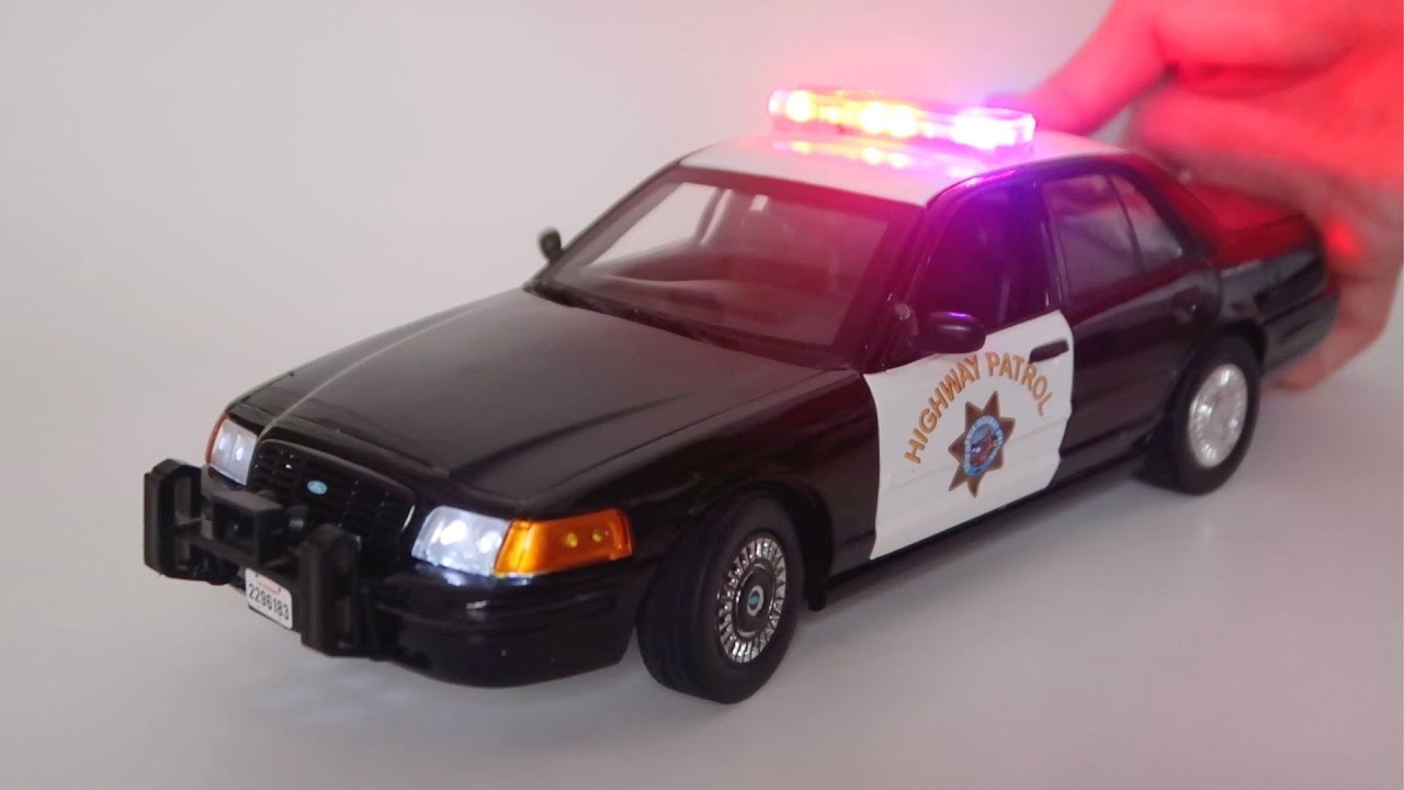 1:18 Police Crown Victoria with CUSTOM LIGHTS [Build + Review] - YouTube