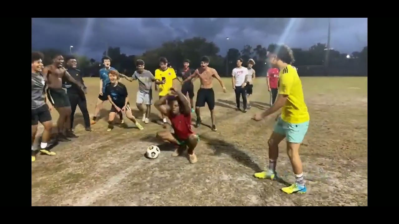 iShowSpeed dances on the ball and scores (shake) 😂 - YouTube