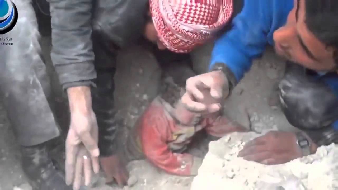Palestinian Kid Found Buried Under Rubble Due To Israeli Airstrikes ...