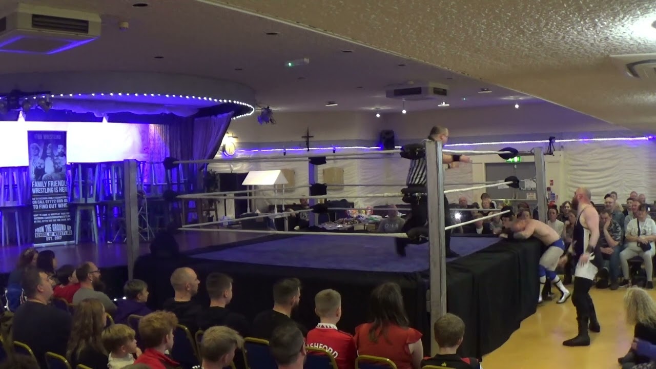 FTGU Wrestling: Wigston Sept 18th - Victor Snow vs Jack Starz - YouTube