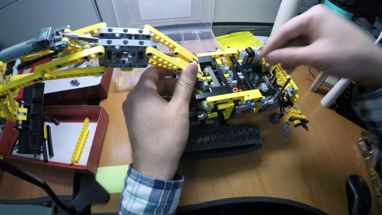 LEPIN 20007 Motorized Excavator Excavator Speed Build 3/4 (Lego 8043 ...