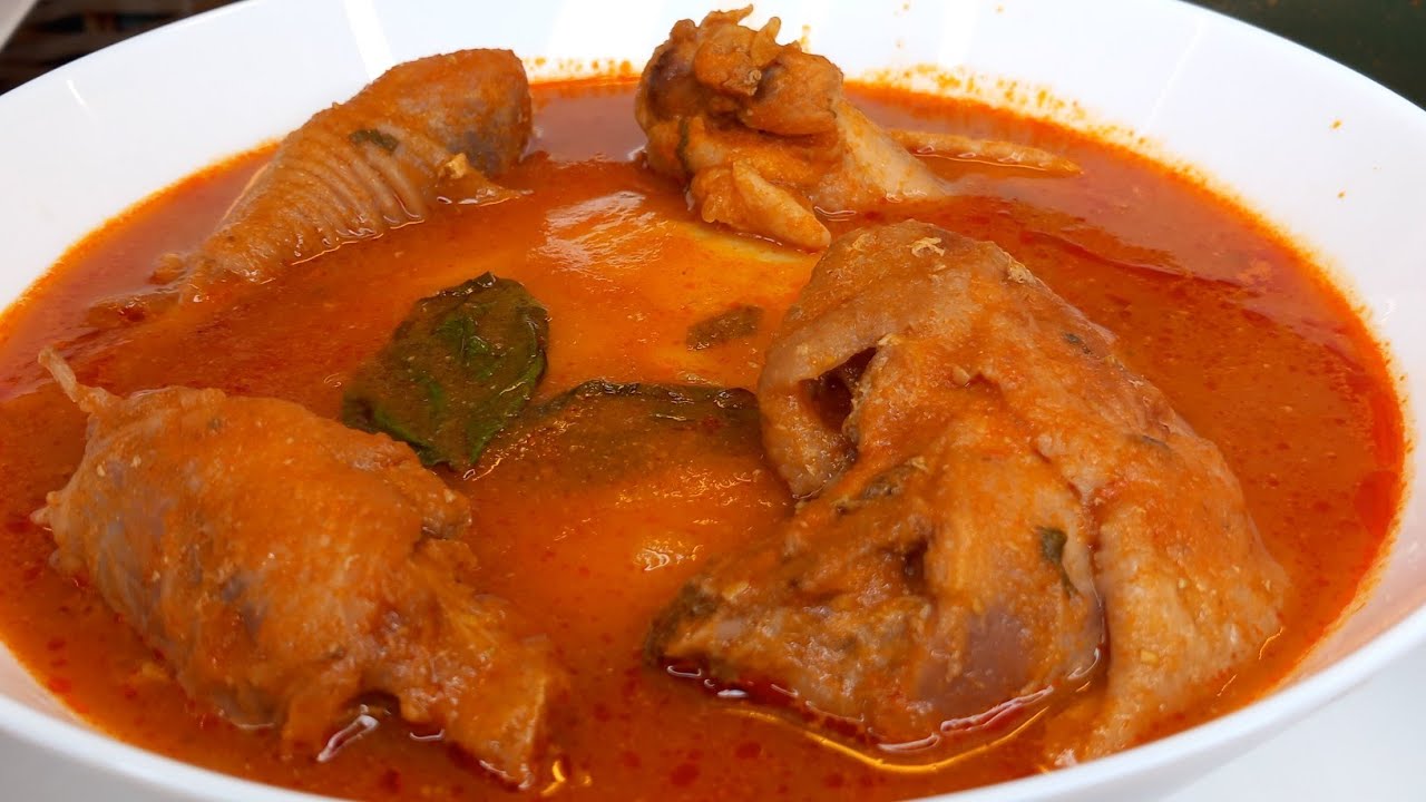 How To Make The Popular Ghanaian Chicken Light Soup Recipe - YouTube