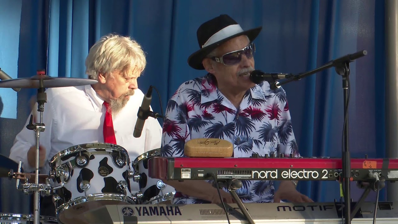 The MacDaddy Band: Oldies Pop Hits - YouTube