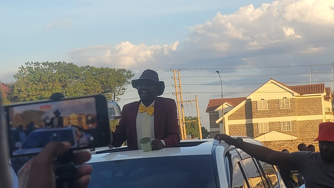 Chef Gathemba grand Entrance to his Thanksgiving at Bluesprings - YouTube